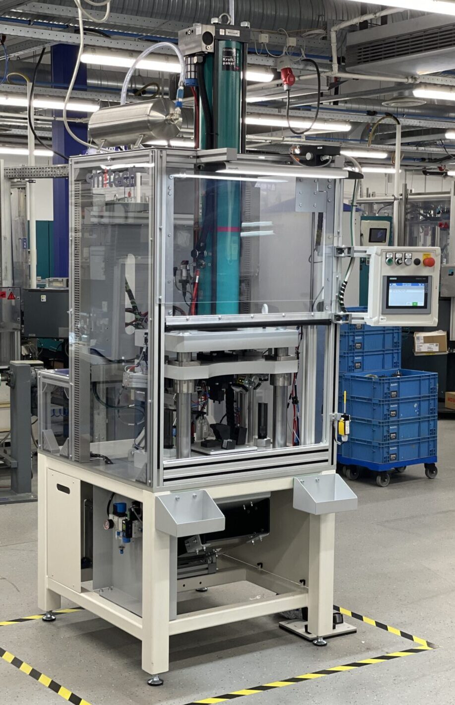 Riveting station for Automotive Industry - Smitech