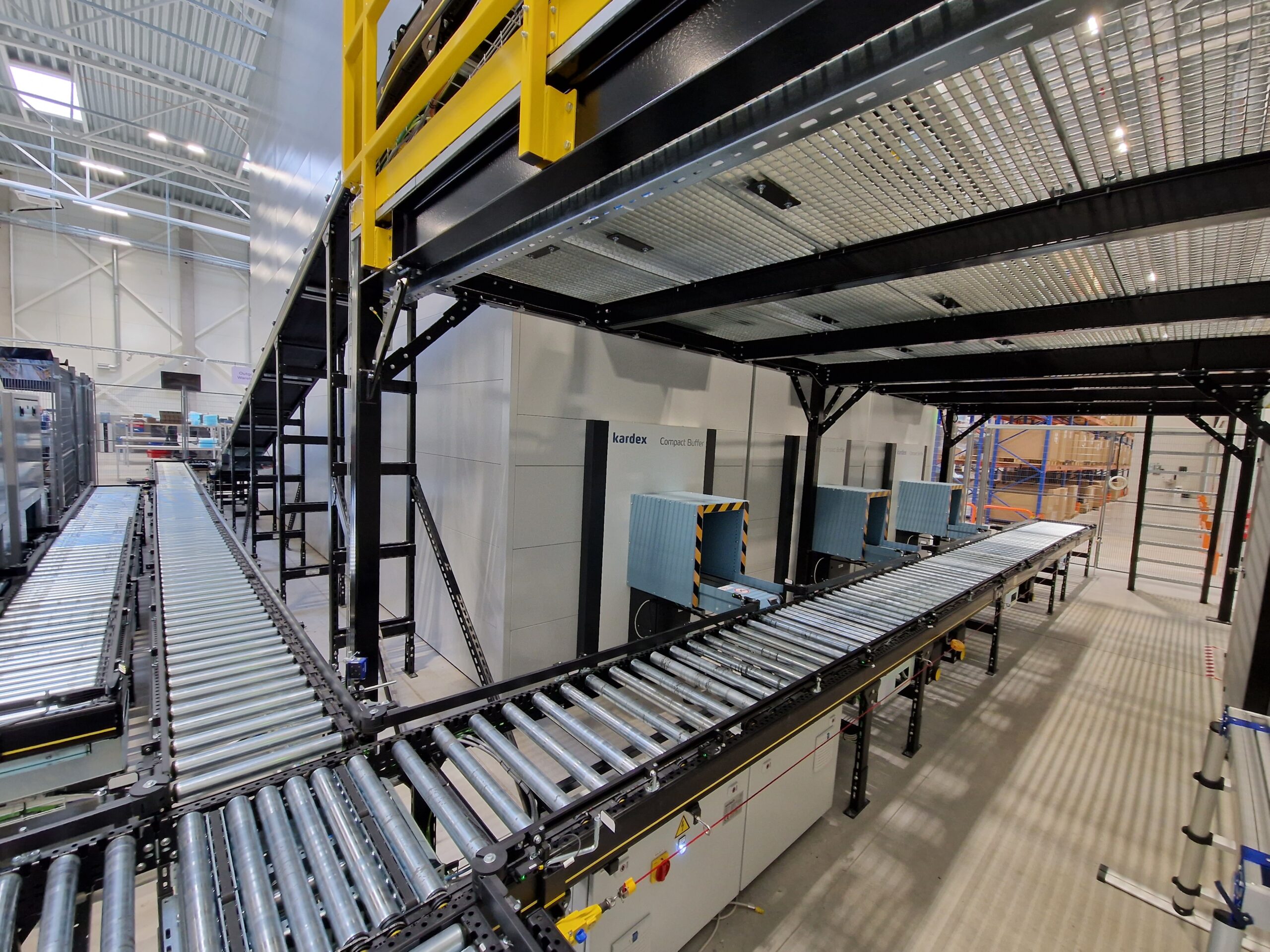 Automated Warehouse Conveyor System | Smitech